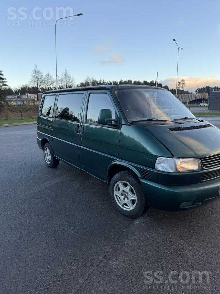 Green Volkswagen Multivan 2000 in Riga, with an engine capacity of 2.50 L and mileage of 359 thousand km for 3200 €, photo 4 on AUTOMOTO.COM.LV