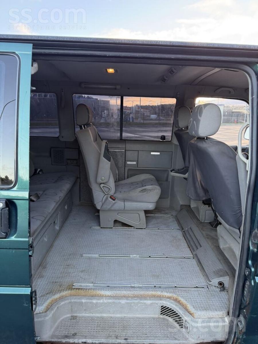 Green Volkswagen Multivan 2000 in Riga, with an engine capacity of 2.50 L and mileage of 359 thousand km for 3200 €, photo 9 on AUTOMOTO.COM.LV