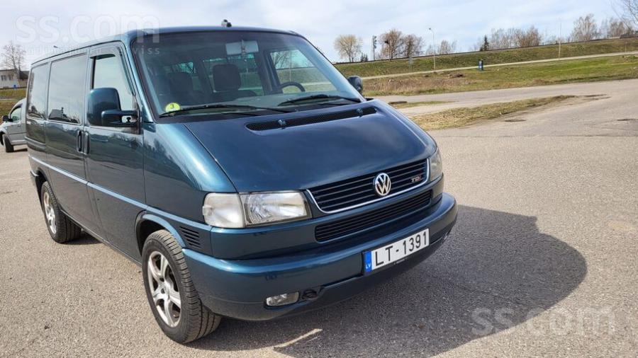 Zaļš Volkswagen Multivan 2002 Daugavpils, ar dzinēja tilpumu 2.50 L un nobraukumu 317 tūkst. km par 9100 €, foto 3 vietnē AUTOMOTO.COM.LV