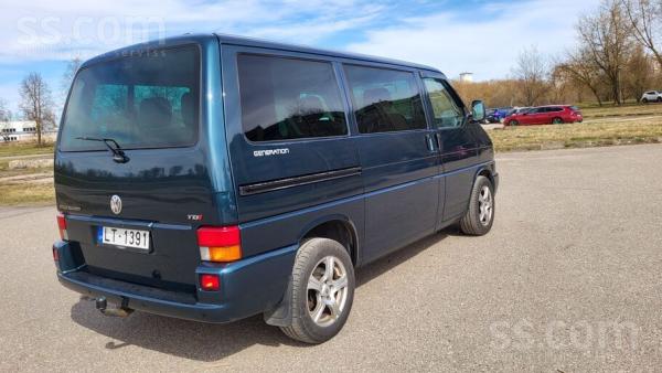 Zaļš Volkswagen Multivan 2002 Daugavpils, ar dzinēja tilpumu 2.50 L un nobraukumu 317 tūkst. km par 9100 €, foto 3 vietnē AUTOMOTO.COM.LV