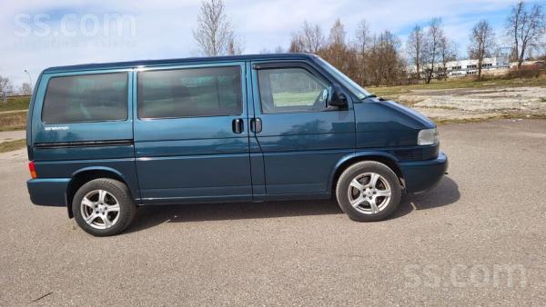 Zaļš Volkswagen Multivan 2002 Daugavpils, ar dzinēja tilpumu 2.50 L un nobraukumu 317 tūkst. km par 9100 €, foto 7 vietnē AUTOMOTO.COM.LV