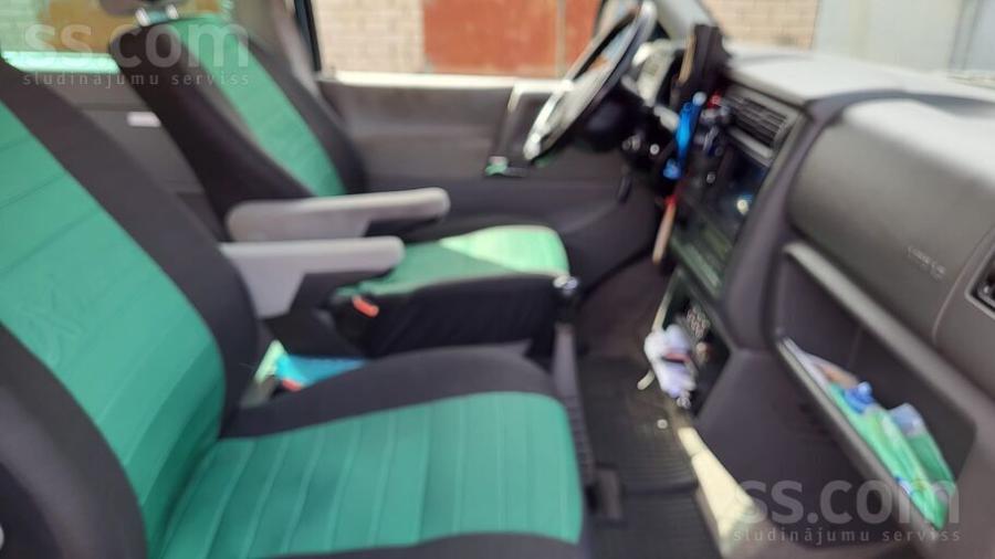 Zaļš Volkswagen Multivan 2002 Daugavpils, ar dzinēja tilpumu 2.50 L un nobraukumu 317 tūkst. km par 9100 €, foto 12 vietnē AUTOMOTO.COM.LV