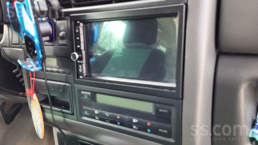 Zaļš Volkswagen Multivan 2002 Daugavpils, ar dzinēja tilpumu 2.50 L un nobraukumu 317 tūkst. km par 9100 €, foto 13 vietnē AUTOMOTO.COM.LV