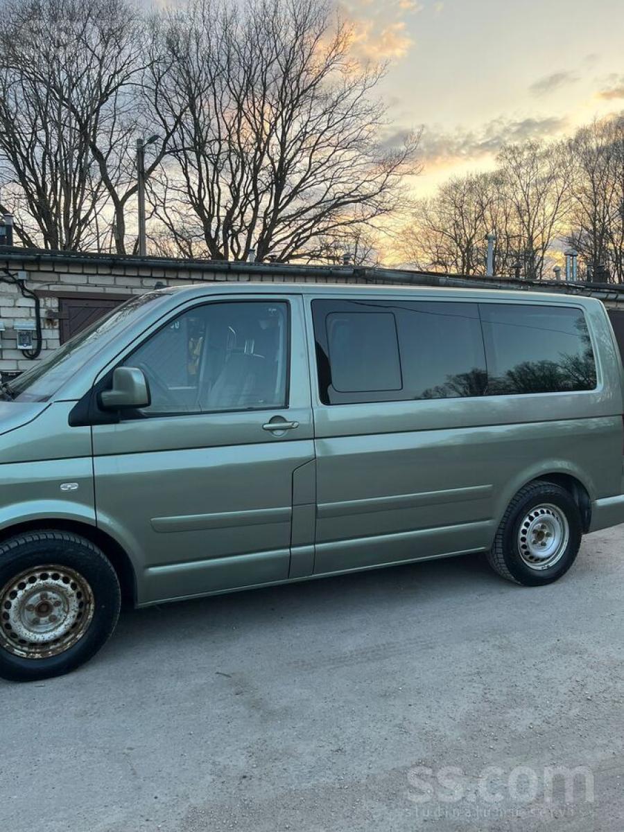 Green Volkswagen Multivan 2004 in Riga, with an engine capacity of 2.50 L and mileage of 410 thousand km for 6200 €, photo 3 on AUTOMOTO.COM.LV