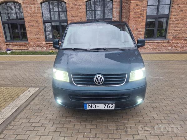 Green Volkswagen Multivan 2005 in Bauska, with an engine capacity of 2.50 L and mileage of 395 thousand km for 5300 €, photo 2 on AUTOMOTO.COM.LV