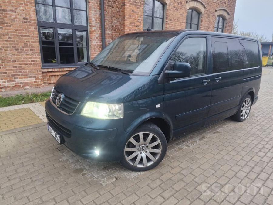 Green Volkswagen Multivan 2005 in Bauska, with an engine capacity of 2.50 L and mileage of 395 thousand km for 5300 €, photo 4 on AUTOMOTO.COM.LV