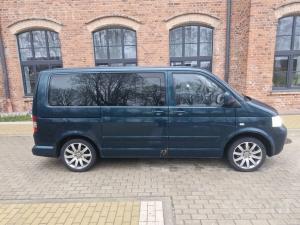 Green Volkswagen Multivan 2005 in Bauska, with an engine capacity of 2.50 L and mileage of 395 thousand km for 5300 €, photo 5 on AUTOMOTO.COM.LV