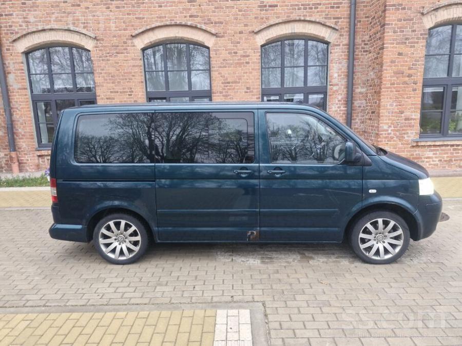 Green Volkswagen Multivan 2005 in Bauska, with an engine capacity of 2.50 L and mileage of 395 thousand km for 5300 €, photo 5 on AUTOMOTO.COM.LV