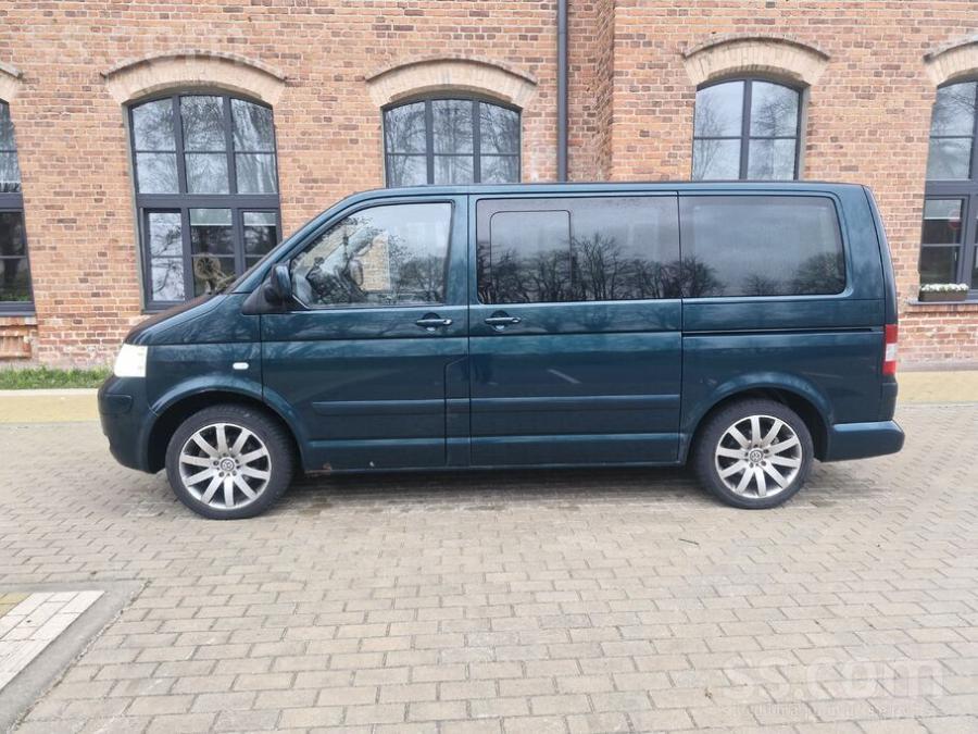 Green Volkswagen Multivan 2005 in Bauska, with an engine capacity of 2.50 L and mileage of 395 thousand km for 5300 €, photo 6 on AUTOMOTO.COM.LV