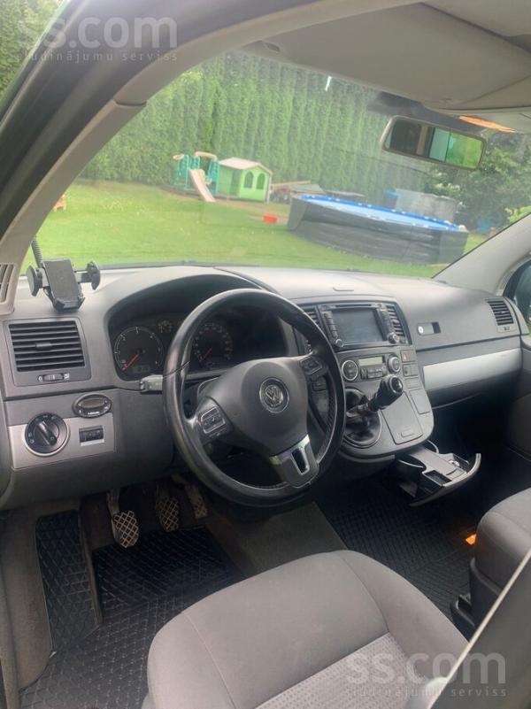 Green Volkswagen Multivan 2005 in Bauska, with an engine capacity of 2.50 L and mileage of 395 thousand km for 5300 €, photo 10 on AUTOMOTO.COM.LV