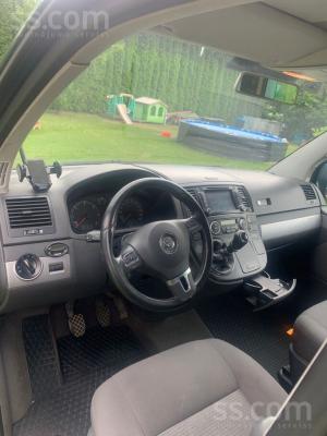 Green Volkswagen Multivan 2005 in Bauska, with an engine capacity of 2.50 L and mileage of 395 thousand km for 5300 €, photo 11 on AUTOMOTO.COM.LV