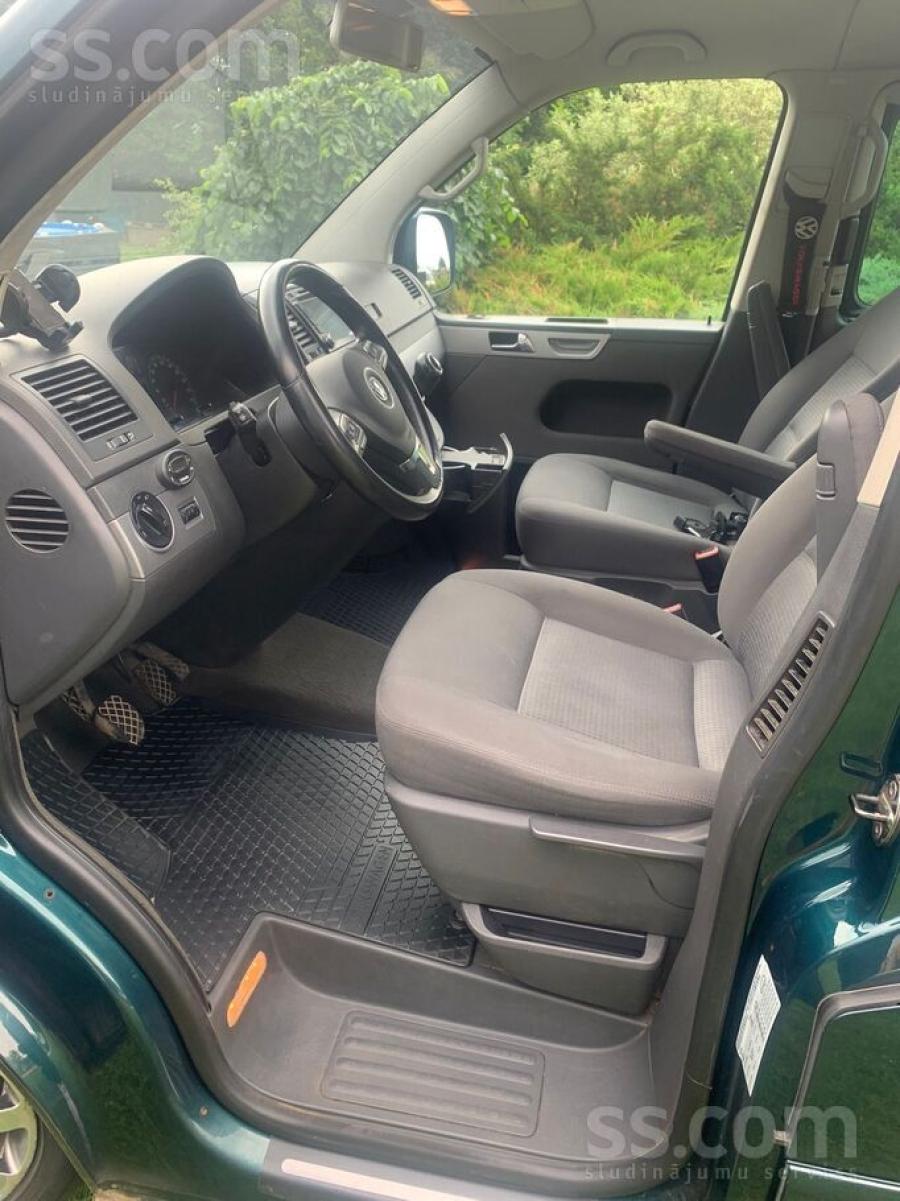 Green Volkswagen Multivan 2005 in Bauska, with an engine capacity of 2.50 L and mileage of 395 thousand km for 5300 €, photo 12 on AUTOMOTO.COM.LV