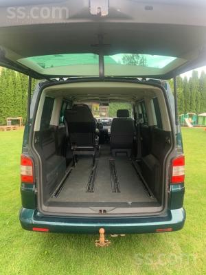 Green Volkswagen Multivan 2005 in Bauska, with an engine capacity of 2.50 L and mileage of 395 thousand km for 5300 €, photo 13 on AUTOMOTO.COM.LV