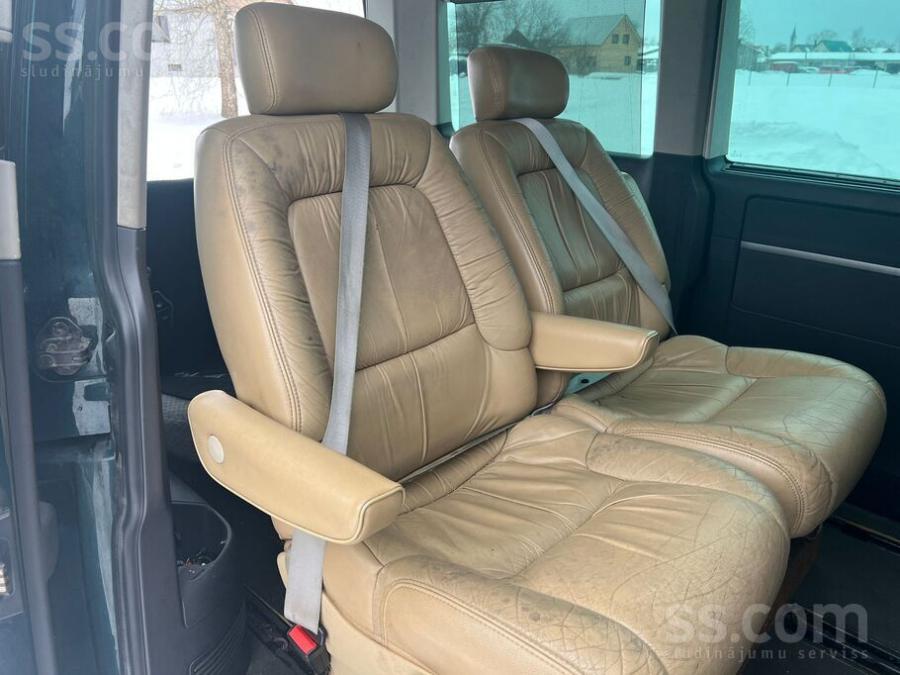 Green Volkswagen Multivan 2005 in Bauska, with an engine capacity of 2.50 L and mileage of 395 thousand km for 5300 €, photo 15 on AUTOMOTO.COM.LV
