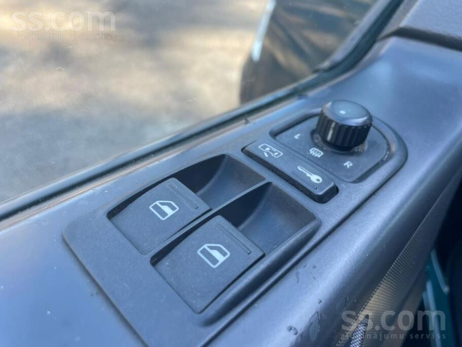 Green Volkswagen Multivan 2005 in Riga, with an engine capacity of 2.50 L and mileage of 0 thousand km for 7199 €, photo 15 on AUTOMOTO.COM.LV