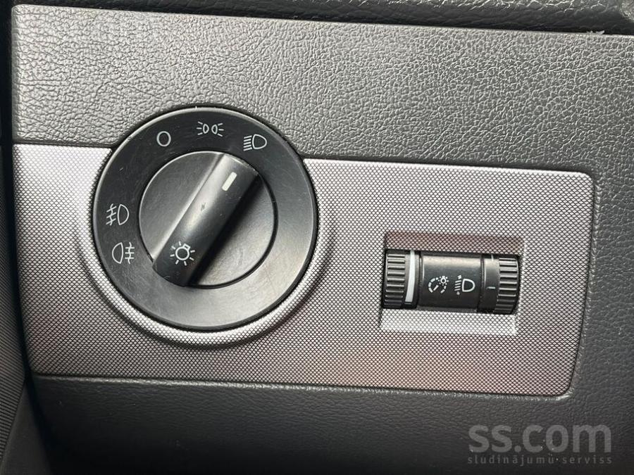 Zaļš Volkswagen Multivan 2005 Rīga, ar dzinēja tilpumu 2.50 L un nobraukumu 0 tūkst. km par 6399 €, foto 15 vietnē AUTOMOTO.COM.LV