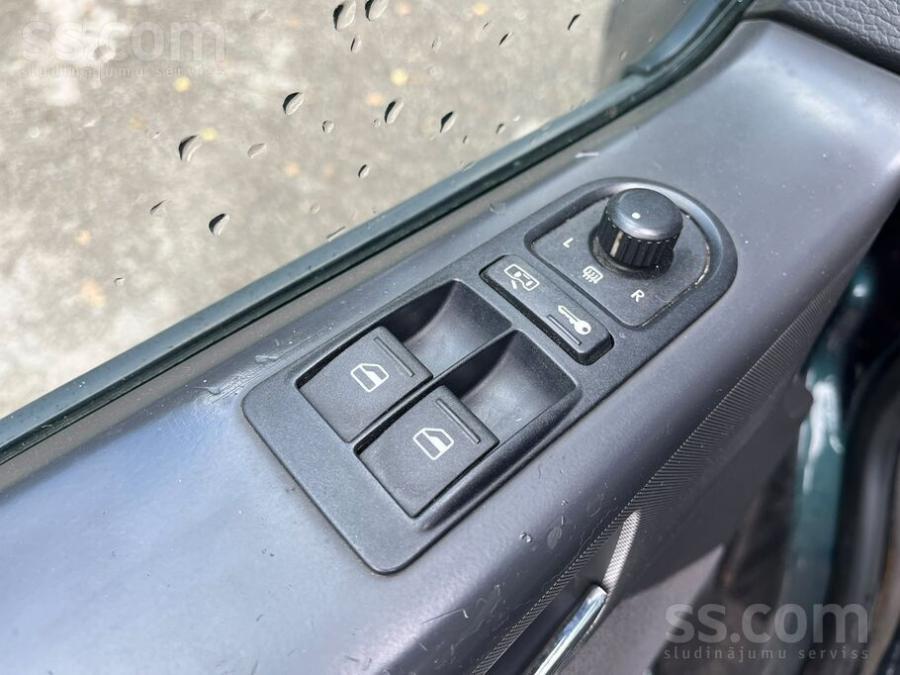 Zaļš Volkswagen Multivan 2005 Rīga, ar dzinēja tilpumu 2.50 L un nobraukumu 0 tūkst. km par 6399 €, foto 16 vietnē AUTOMOTO.COM.LV