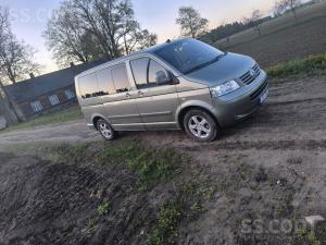 Zaļš Volkswagen Multivan 2007 Preiļi, ar dzinēja tilpumu 2.50 L un nobraukumu 430 tūkst. km par 7700 €, foto 1 vietnē AUTOMOTO.COM.LV