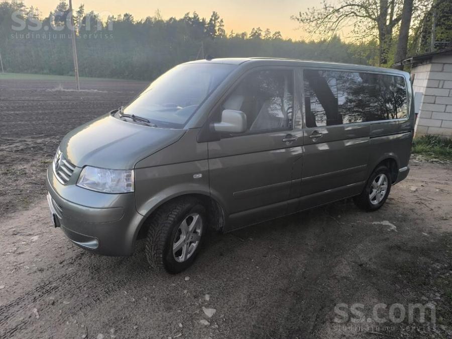 Zaļš Volkswagen Multivan 2007 Preiļi, ar dzinēja tilpumu 2.50 L un nobraukumu 430 tūkst. km par 7700 €, foto 3 vietnē AUTOMOTO.COM.LV