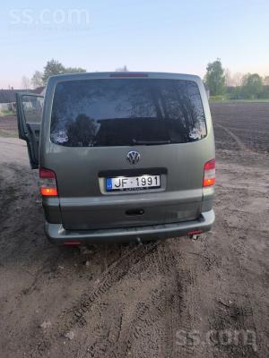 Zaļš Volkswagen Multivan 2007 Preiļi, ar dzinēja tilpumu 2.50 L un nobraukumu 430 tūkst. km par 7700 €, foto 4 vietnē AUTOMOTO.COM.LV