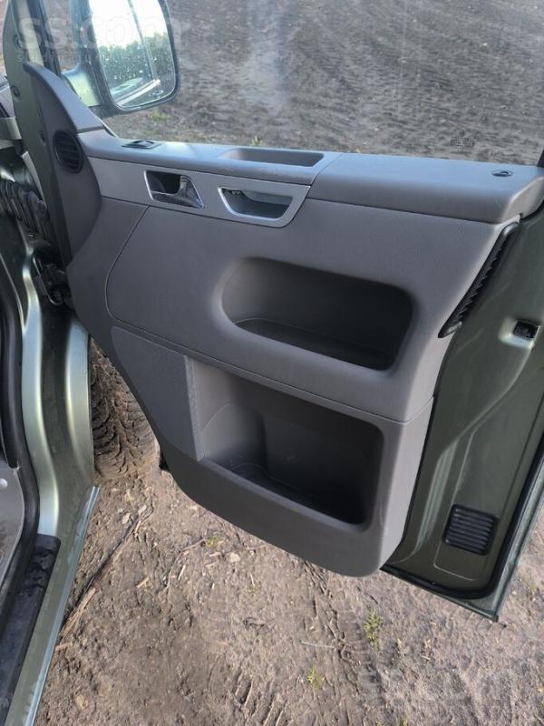 Zaļš Volkswagen Multivan 2007 Preiļi, ar dzinēja tilpumu 2.50 L un nobraukumu 430 tūkst. km par 7700 €, foto 8 vietnē AUTOMOTO.COM.LV