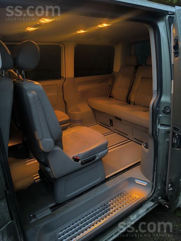 Zaļš Volkswagen Multivan 2007 Preiļi, ar dzinēja tilpumu 2.50 L un nobraukumu 430 tūkst. km par 7700 €, foto 10 vietnē AUTOMOTO.COM.LV