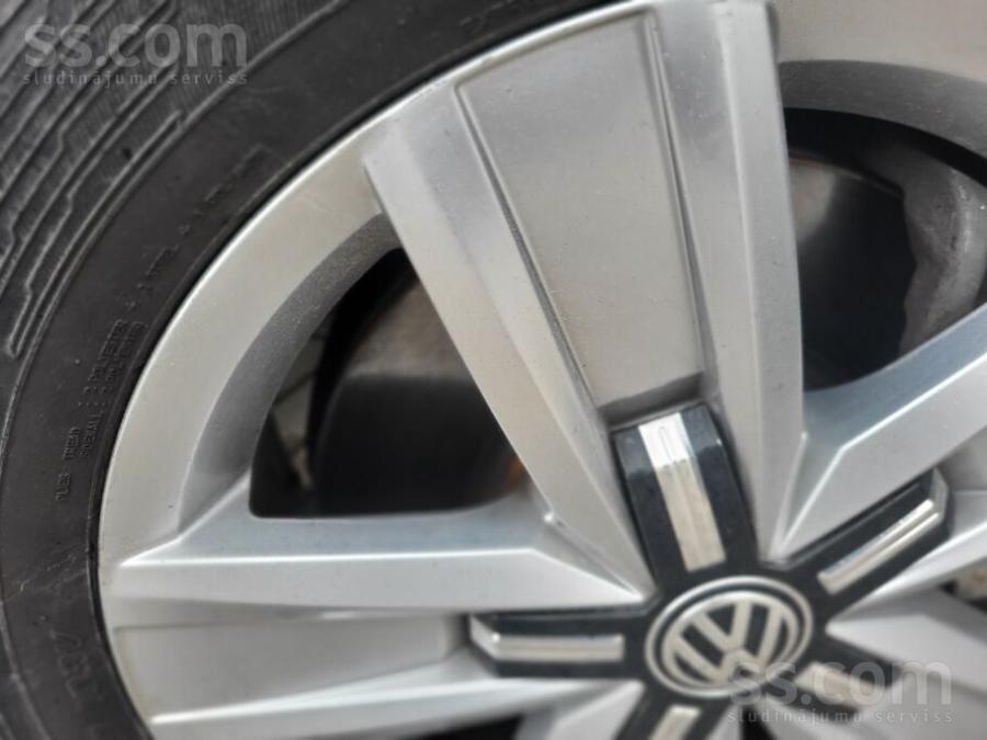 Zaļš Volkswagen Multivan 2016 Aizkraukle, ar dzinēja tilpumu 2.00 L un nobraukumu 233 tūkst. km par 23900 €, foto 13 vietnē AUTOMOTO.COM.LV