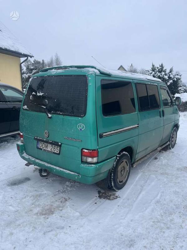 Zaļš Volkswagen Multivan 1994 Viļņa, ar dzinēja tilpumu 1.90 L un nobraukumu 482 tūkst. km par 700 €, foto 4 vietnē AUTOMOTO.COM.LV