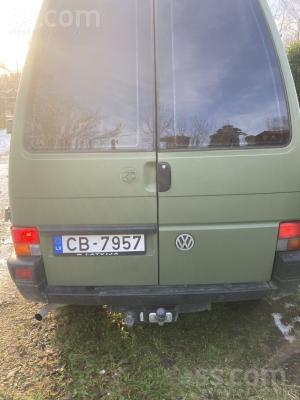 Green Volkswagen Multivan 1995 in Riga, with an engine capacity of 2.00 L and mileage of 555 thousand km for 3900 €, photo 2 on AUTOMOTO.COM.LV