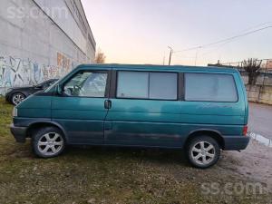 Green Volkswagen Multivan 1995 in Riga, with an engine capacity of 1.90 L and mileage of 456 thousand km for 2400 €, photo 2 on AUTOMOTO.COM.LV