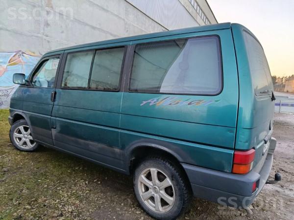 Zaļš Volkswagen Multivan 1995 Rīga, ar dzinēja tilpumu 1.90 L un nobraukumu 456 tūkst. km par 2400 €, foto 3 vietnē AUTOMOTO.COM.LV