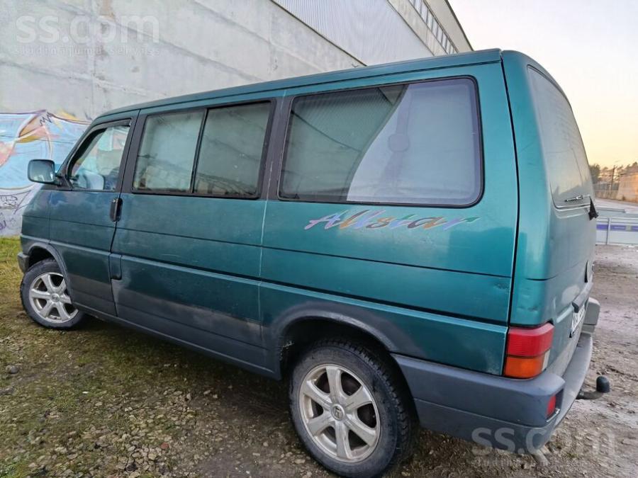 Green Volkswagen Multivan 1995 in Riga, with an engine capacity of 1.90 L and mileage of 456 thousand km for 2400 €, photo 3 on AUTOMOTO.COM.LV