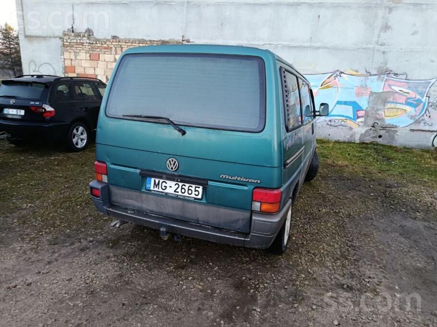 Green Volkswagen Multivan 1995 in Riga, with an engine capacity of 1.90 L and mileage of 456 thousand km for 2400 €, photo 4 on AUTOMOTO.COM.LV