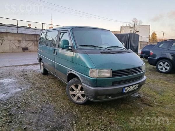 Zaļš Volkswagen Multivan 1995 Rīga, ar dzinēja tilpumu 1.90 L un nobraukumu 456 tūkst. km par 2400 €, foto 6 vietnē AUTOMOTO.COM.LV