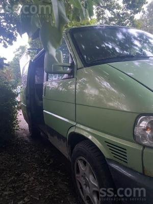Зеленый Фольксваген Мультиван 1998 в Юрмала, объемом двигателя 2.50 л и пробегом 388 тыс. км за 2950 €, фото 3 на AUTOMOTO.COM.LV