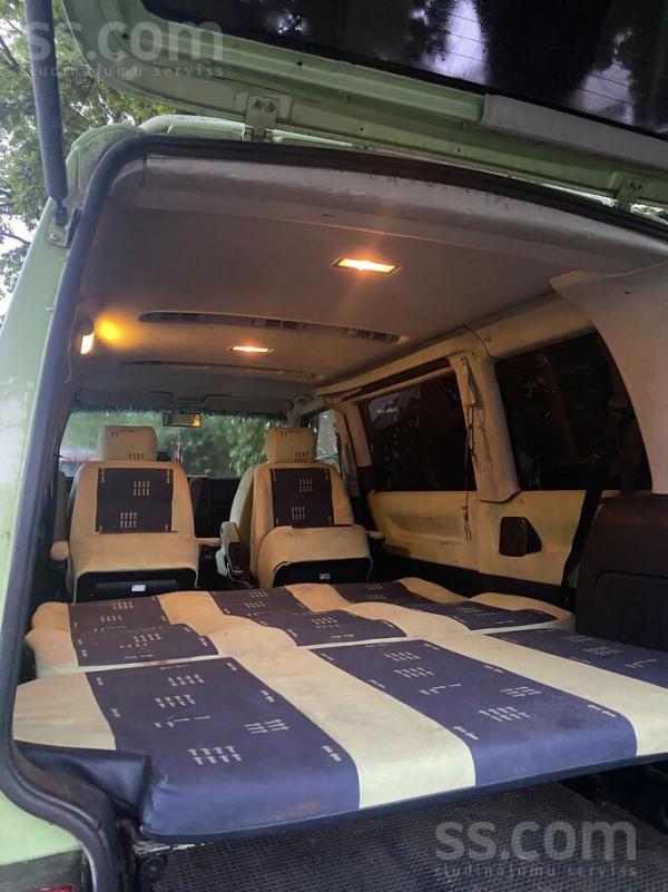 Green Volkswagen Multivan 1998 in Jurmala, with an engine capacity of 2.50 L and mileage of 388 thousand km for 2950 €, photo 3 on AUTOMOTO.COM.LV