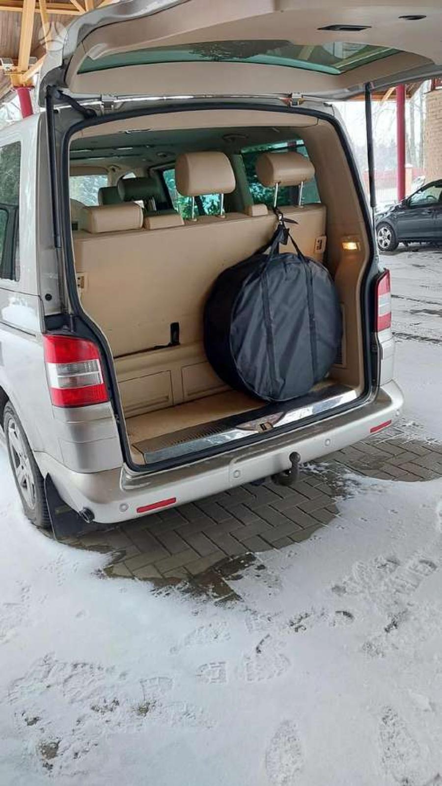Green Volkswagen Multivan 2005 in Prienai, with an engine capacity of 3.19 L and mileage of 252 thousand km for 8800 €, photo 11 on AUTOMOTO.COM.LV