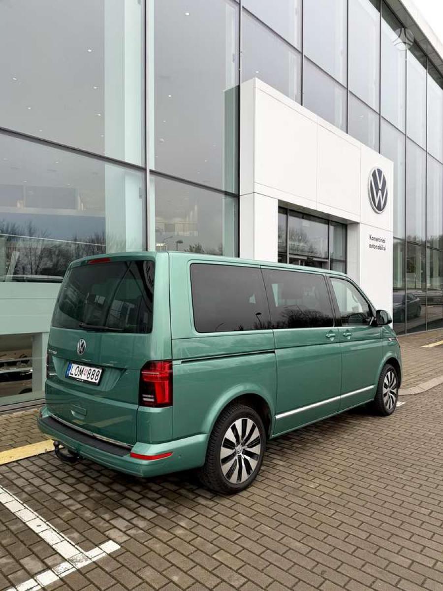 Green Volkswagen Multivan 2020 in Vilnius, with an engine capacity of 1.97 L and mileage of 139 thousand km for 43500 €, photo 3 on AUTOMOTO.COM.LV