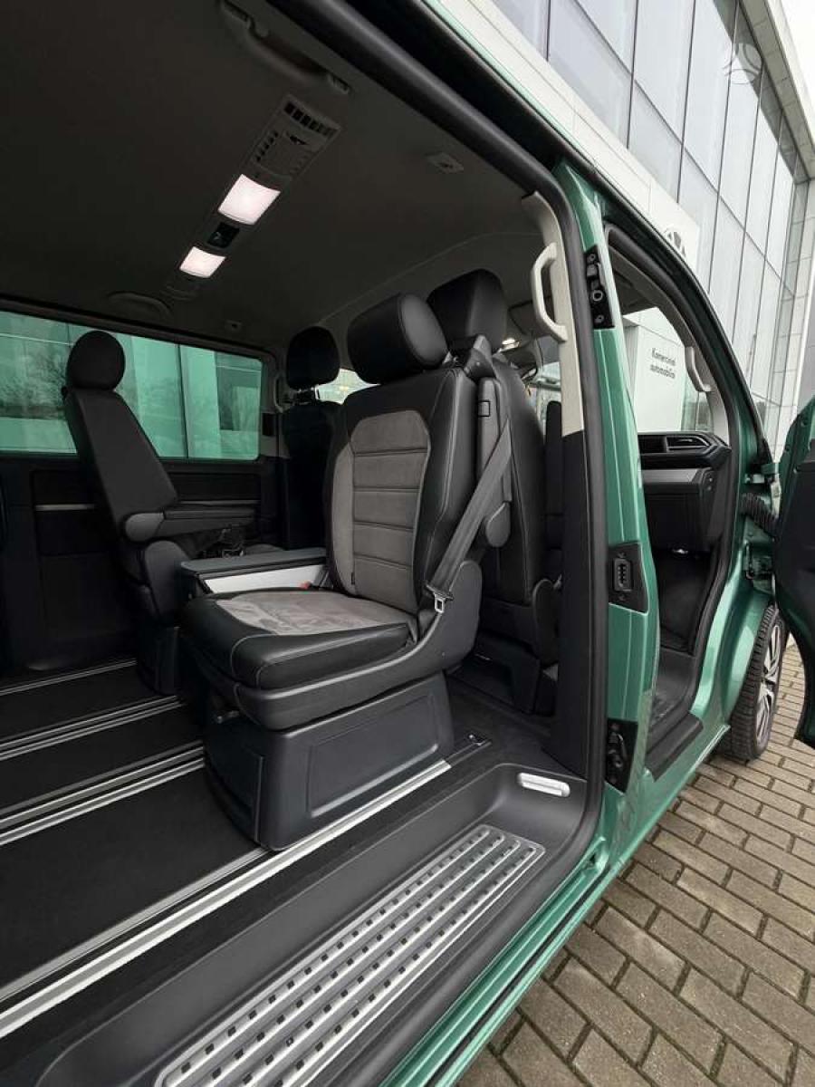 Green Volkswagen Multivan 2020 in Vilnius, with an engine capacity of 1.97 L and mileage of 139 thousand km for 43500 €, photo 10 on AUTOMOTO.COM.LV