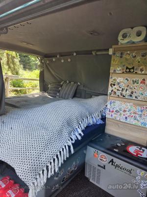 Zaļš Volkswagen Multivan 1991 Rakvere, ar dzinēja tilpumu 2.40 L un nobraukumu 452 tūkst. km par 5500 €, foto 5 vietnē AUTOMOTO.COM.LV