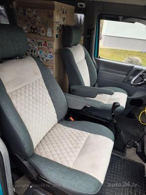 Zaļš Volkswagen Multivan 1991 Rakvere, ar dzinēja tilpumu 2.40 L un nobraukumu 452 tūkst. km par 5500 €, foto 9 vietnē AUTOMOTO.COM.LV