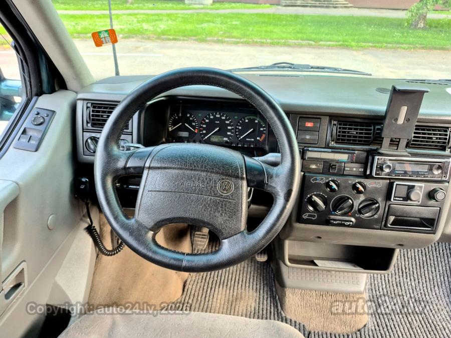 Zaļš Volkswagen Multivan 1998 Tallina, ar dzinēja tilpumu 2.50 L un nobraukumu 624 tūkst. km par 3390 €, foto 12 vietnē AUTOMOTO.COM.LV