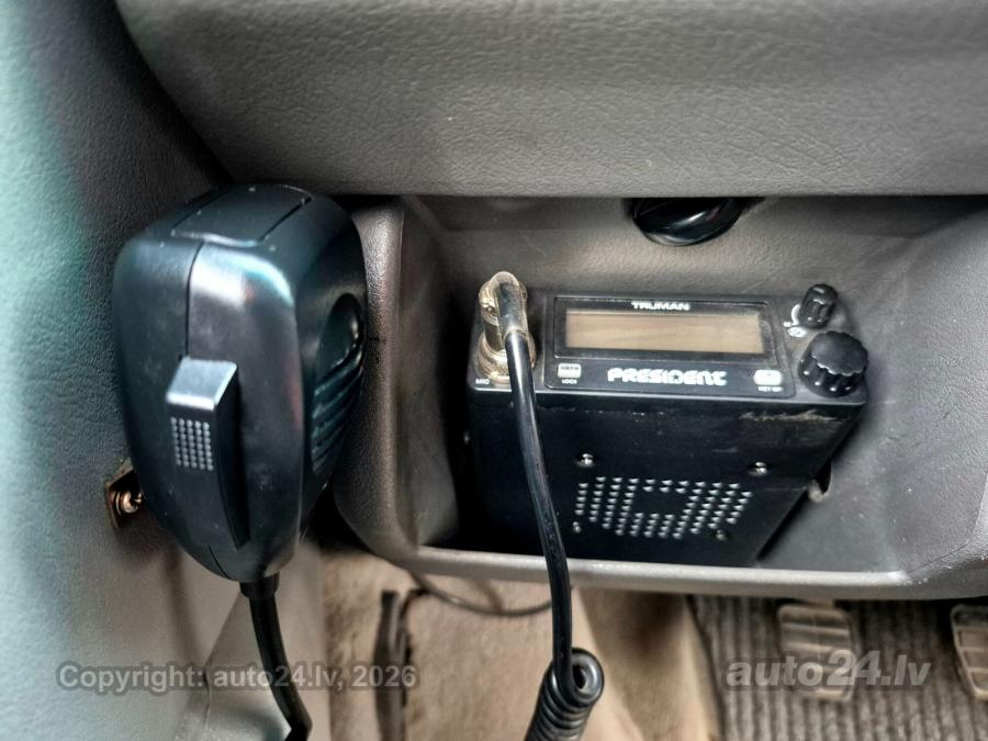 Zaļš Volkswagen Multivan 1998 Tallina, ar dzinēja tilpumu 2.50 L un nobraukumu 624 tūkst. km par 3390 €, foto 15 vietnē AUTOMOTO.COM.LV