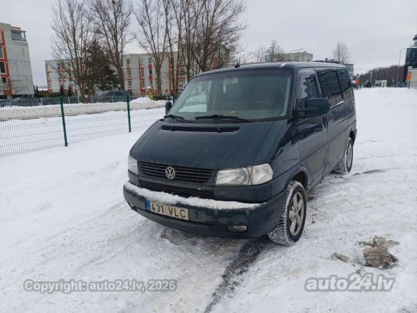 Green Volkswagen Multivan 2003 in Tallinn, with an engine capacity of 2.50 L and mileage of 395 thousand km for 4800 €, photo 1 on AUTOMOTO.COM.LV