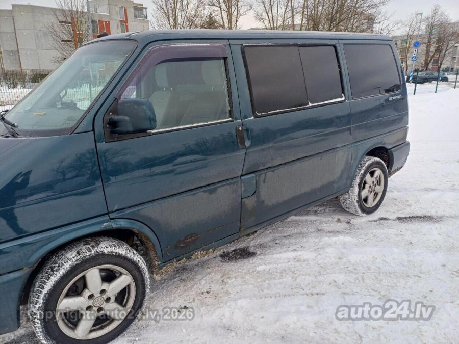 Zaļš Volkswagen Multivan 2003 Tallina, ar dzinēja tilpumu 2.50 L un nobraukumu 395 tūkst. km par 4800 €, foto 2 vietnē AUTOMOTO.COM.LV