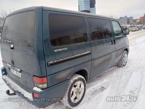 Zaļš Volkswagen Multivan 2003 Tallina, ar dzinēja tilpumu 2.50 L un nobraukumu 395 tūkst. km par 4800 €, foto 3 vietnē AUTOMOTO.COM.LV