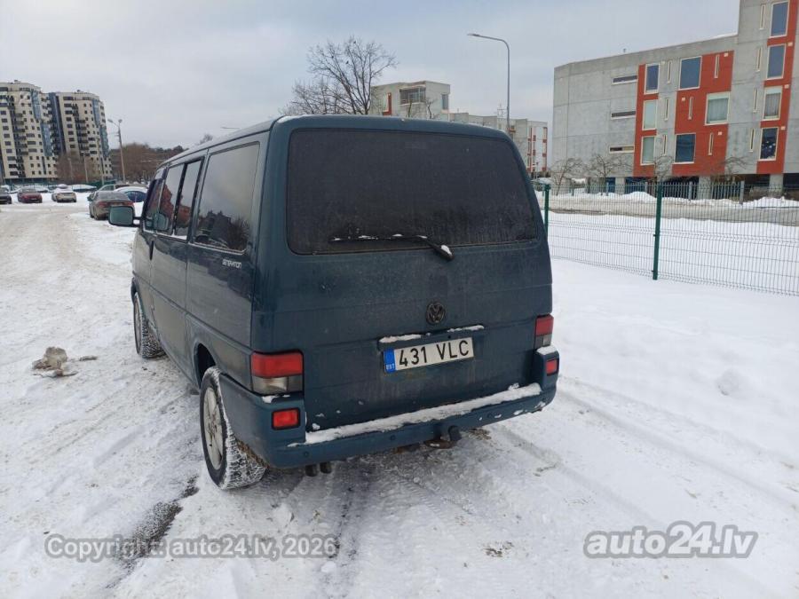 Zaļš Volkswagen Multivan 2003 Tallina, ar dzinēja tilpumu 2.50 L un nobraukumu 395 tūkst. km par 4800 €, foto 4 vietnē AUTOMOTO.COM.LV