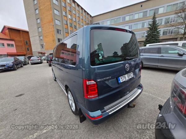 Green Volkswagen Multivan 2016 in Tallinn, with an engine capacity of 2.00 L and mileage of 231 thousand km for 27500 €, photo 4 on AUTOMOTO.COM.LV