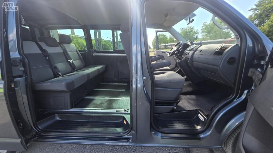 Grey Volkswagen Multivan 2007 in Klaipeda, with an engine capacity of 2.50 L and mileage of 274 thousand km for 6690 €, photo 5 on AUTOMOTO.COM.LV