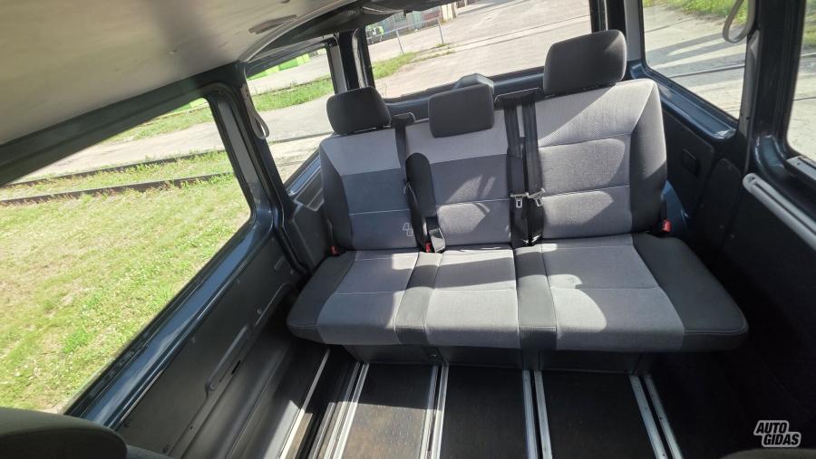 Grey Volkswagen Multivan 2007 in Klaipeda, with an engine capacity of 2.50 L and mileage of 274 thousand km for 6690 €, photo 14 on AUTOMOTO.COM.LV
